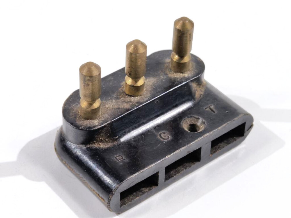 U.S. WWII, Signal Corps PL-58 plug, untested, 20,00