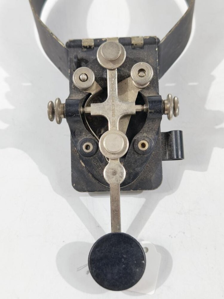 U.S. Army Signal Corps KY 116 morse code leg key, 50,00