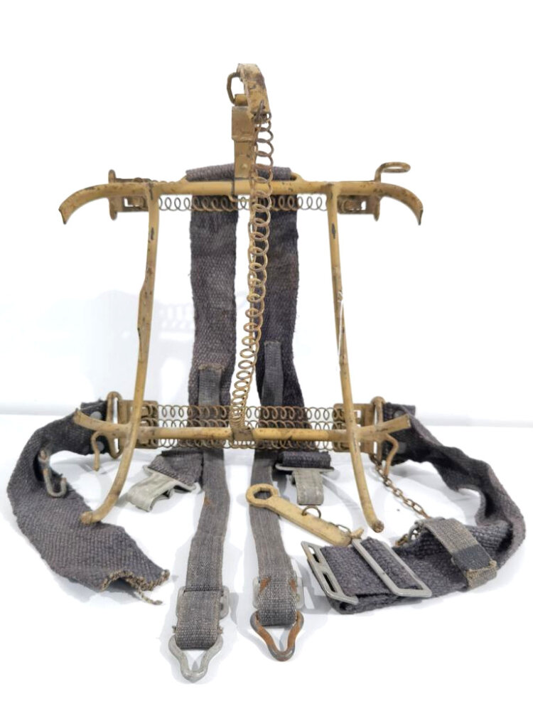 Tragegestell für Flammenwerfer 41 der Wehrmacht. Originallack, blaue