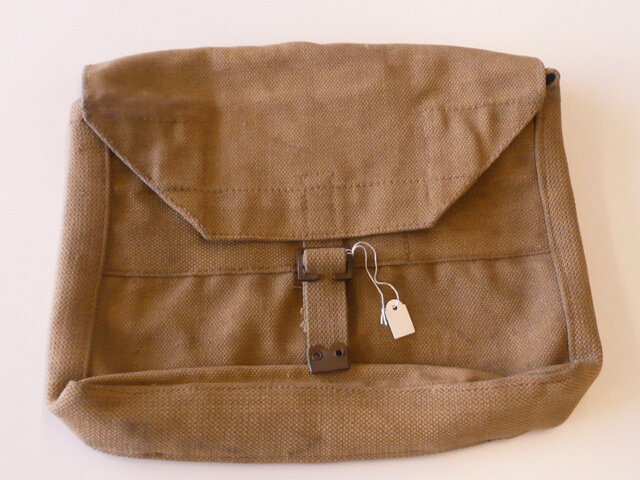 British 1940 dated Officers haversack, 55,00