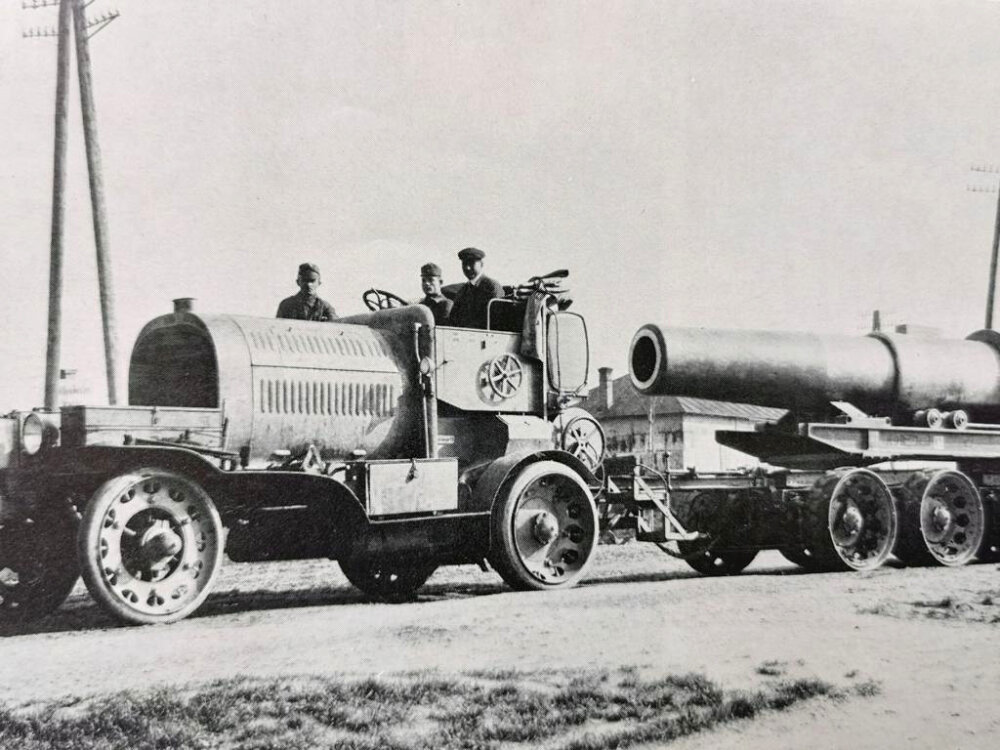 "Kraftfahrzeuge und Panzer der Reichswehr, Wehrmacht und Bundeswehr"