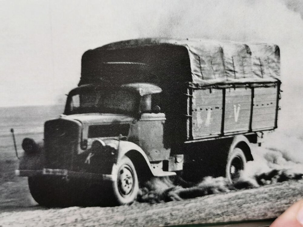 "Kraftfahrzeuge und Panzer der Reichswehr, Wehrmacht und Bundeswehr"