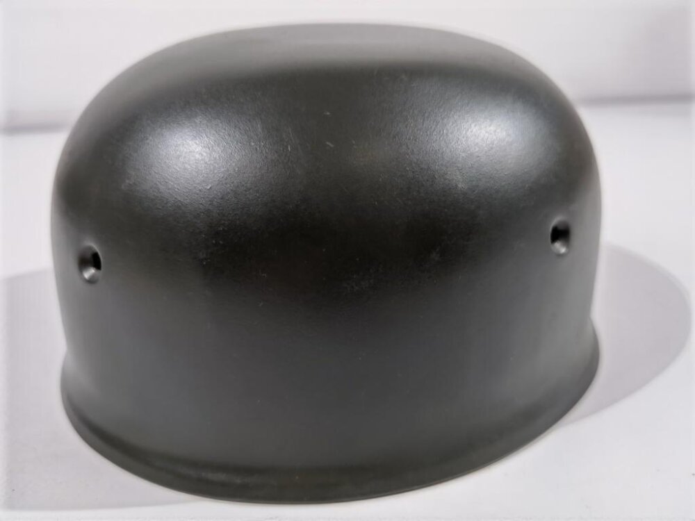 Glocke und Polster für einen Fallschirmjäger Stahlhelm der Wehrmacht.