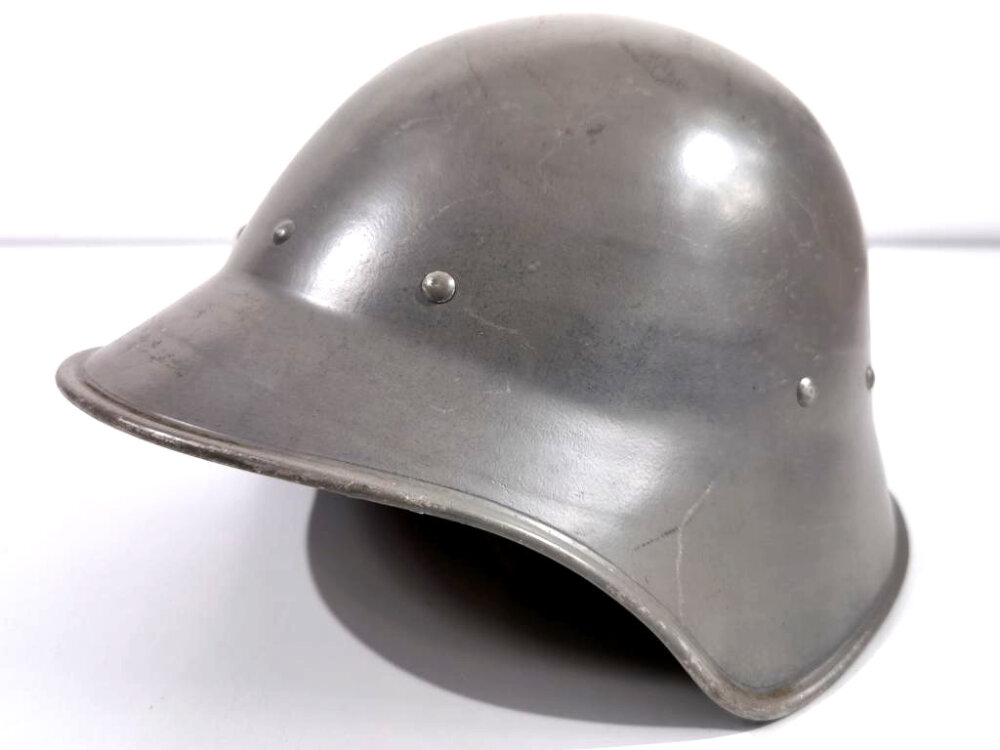 Schweiz, Stahlhelm M18 aus Leichtmetall. Originallack, 45,00