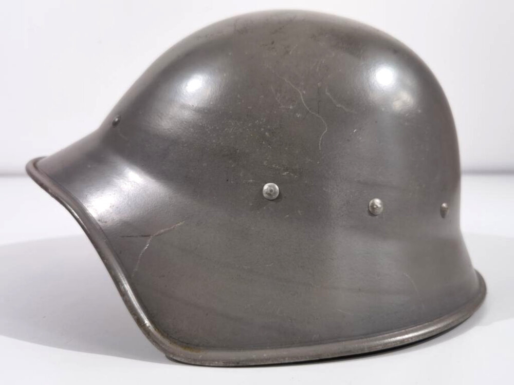 Schweiz, Stahlhelm M18 aus Leichtmetall. Originallack, 45,00