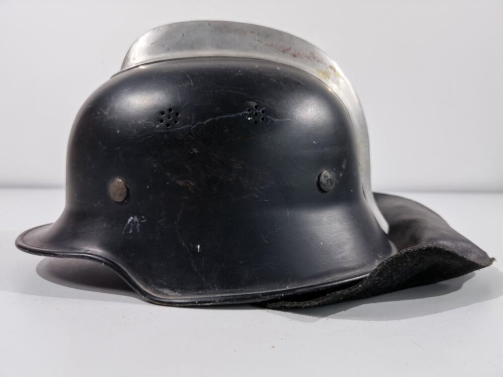 Deutschland nach 1945, Stahlhelm Feuerwehr in gutem Gesamtzustand, di