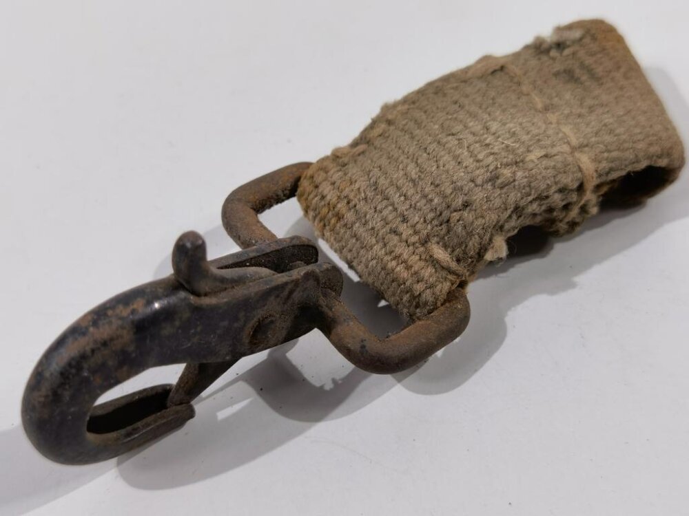 Metallhaken an Webriemen für Tragerahmen der Wehrmacht, 45,00