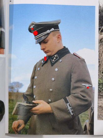 "Waffen-SS Uniformen in Farbe", 66 Seiten, A4, gebraucht gut, 20,00