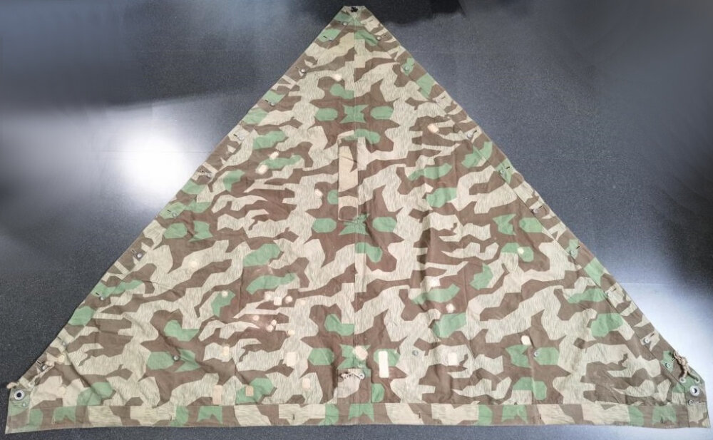 Zeltbahn 31 Wehrmacht. Getragenes Stück mit etlichen Reparaturstellen ...