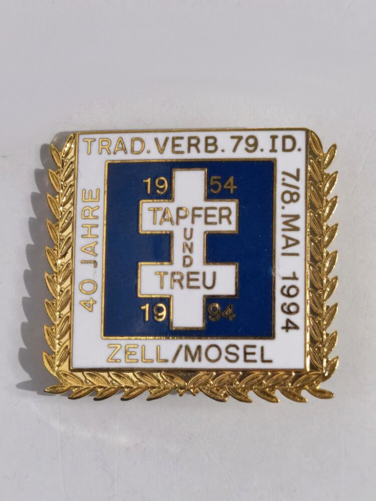 Bundesrepublik Deutschland , emailliertes Abzeichen " 40 Jahre Trad.V
