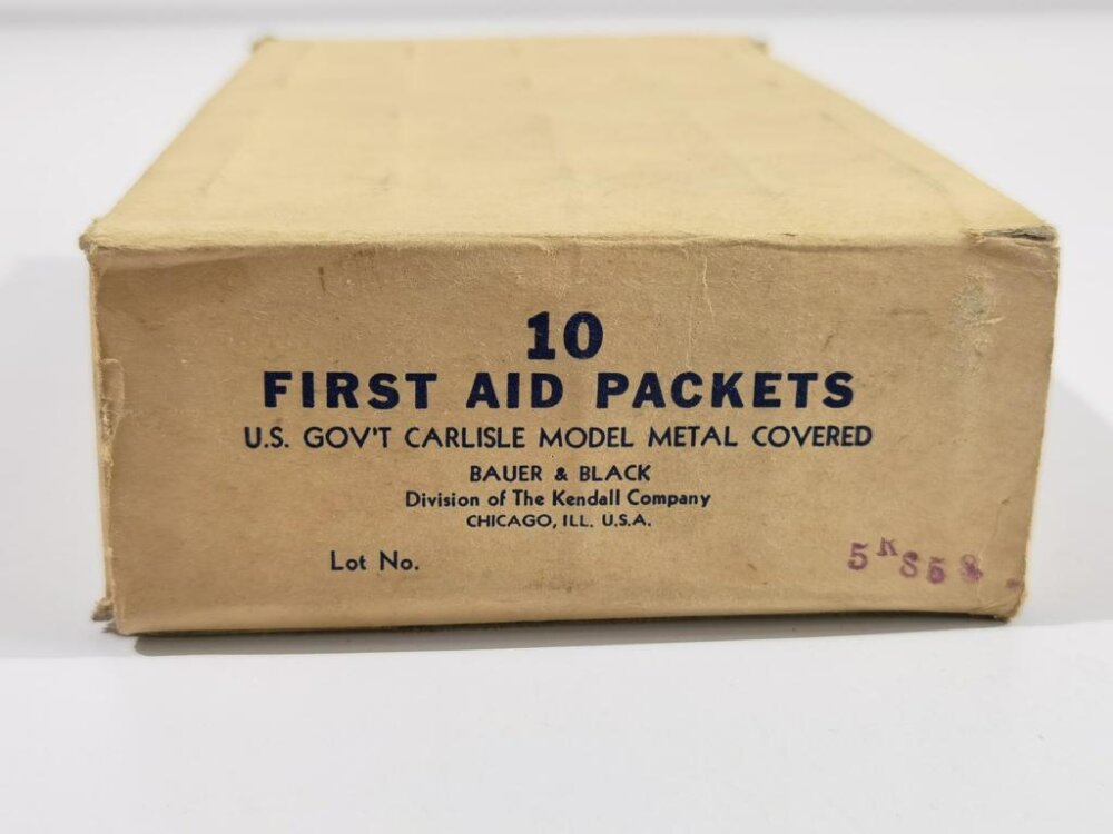U.S. WWII , empty cardboard box for " 10 First Aid Packets" Carlisle