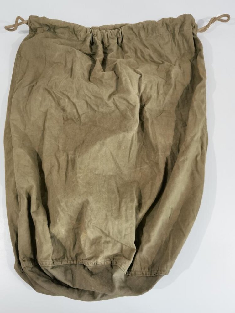 U.S. WWII canvas barrack bag, used, 35,00