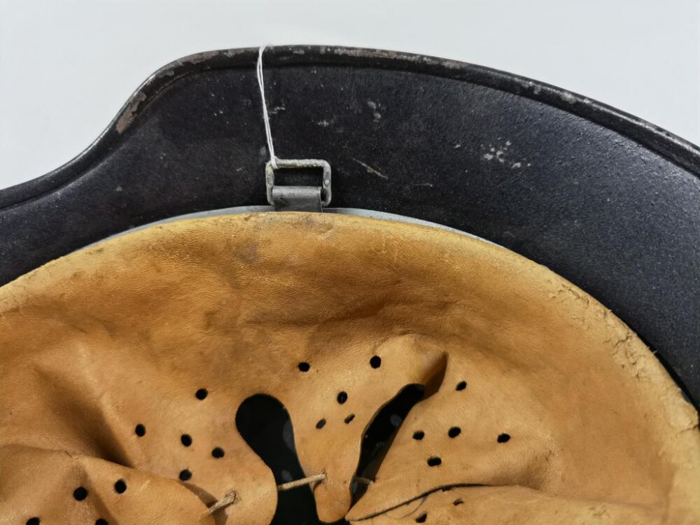 Stahlhelm Wehrmacht Modell 1935. In allen Teilen originales Stück. EF ...