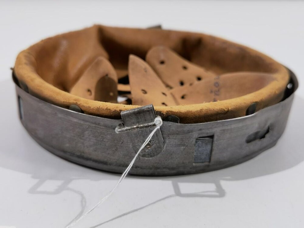 Stahlhelm Innenfutter Wehrmacht Modell 1940, datiert 1944, Glockengrö