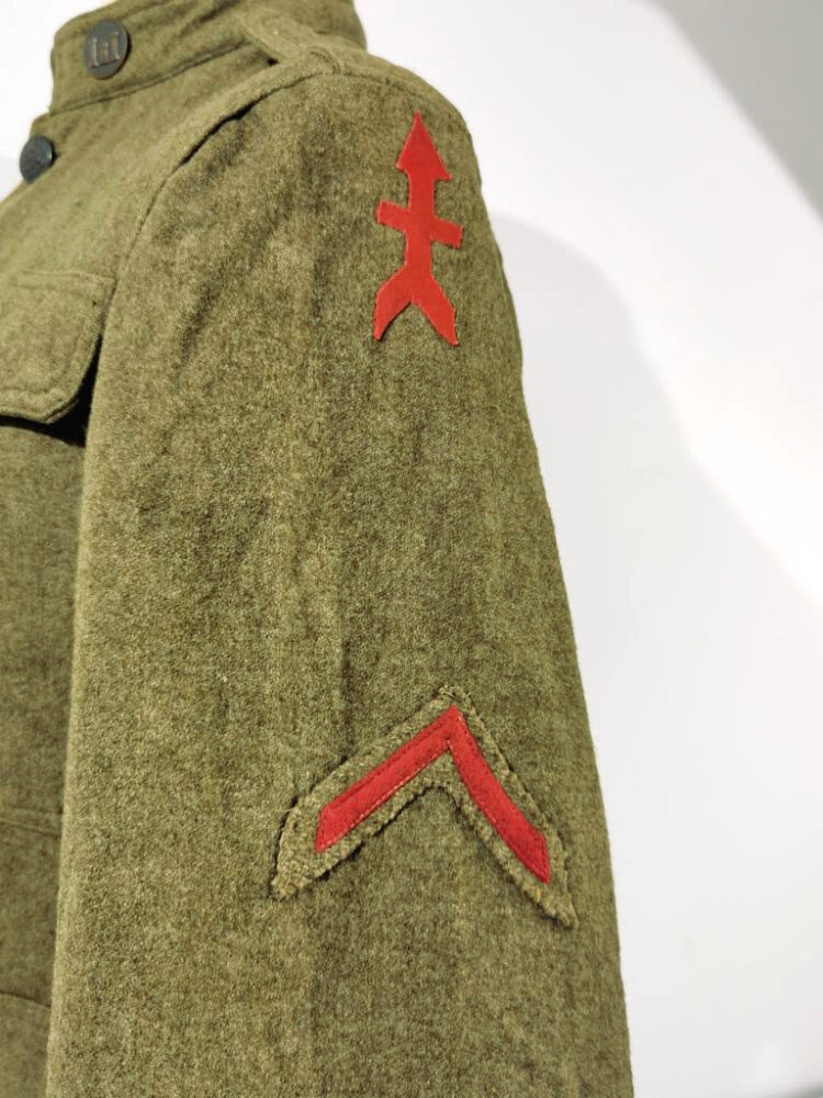 U.S. WWI AEF Model 1917 Tunic, member of 32nd " red arrow" Division.