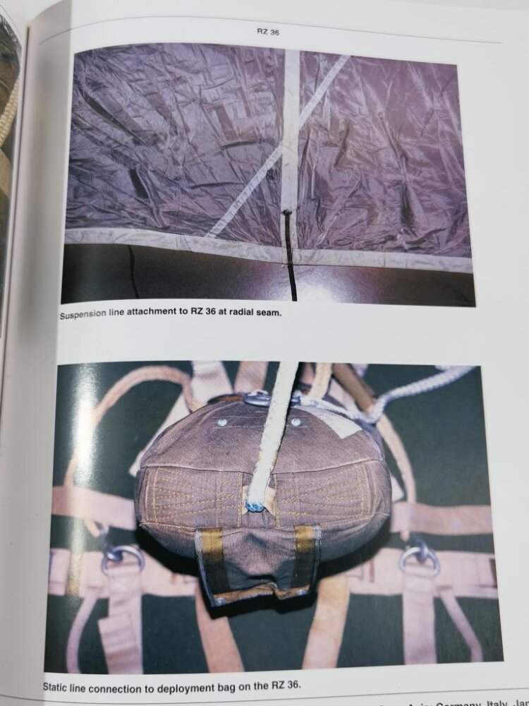 "World war II Troop Type Parachutes" Axis, 140 pages, used, 30,00