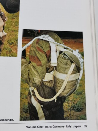 "World war II Troop Type Parachutes" Axis, 140 pages, used, 30,00