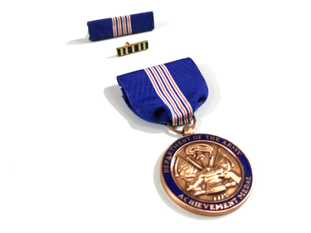 U.S. Army Achievement medal set, 35,00