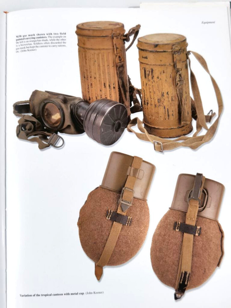 "Afrikakorps, Army, Luftwaffe, Kriegsmarine", 339 Seiten, über DIN A4