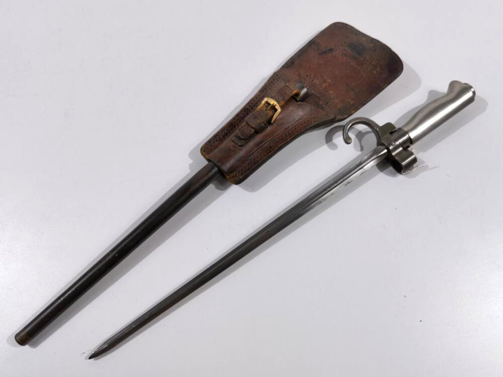 Frankreich, Epee Seitengewehr Modell 1886 Lebel kurz mit braunem Kopp