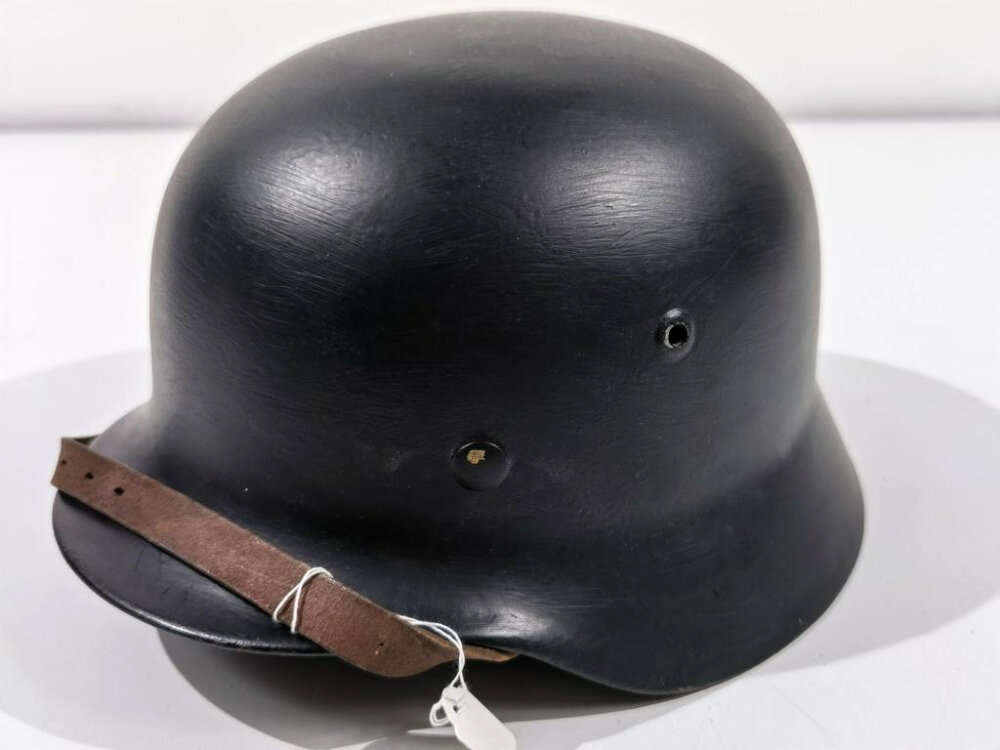 Stahlhelm Modell 1935 Wehrmacht. Neuzeitlich lackierte Glocke Q64, In