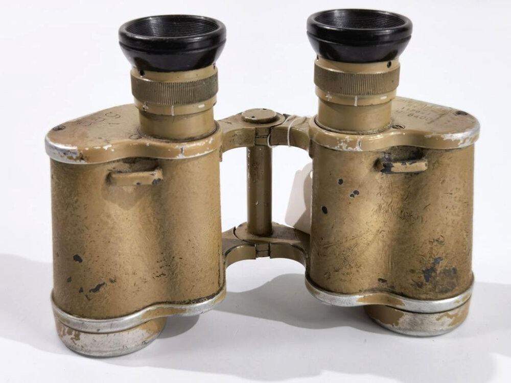 Dienstglas 6 x 30 Wehrmacht. Sandfarbener Originallack, Hersteller ca