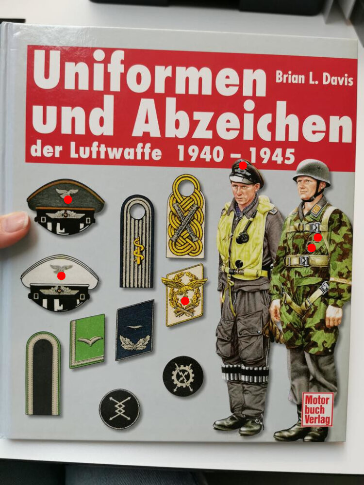 "Uniformen und Abzeichen der Luftwaffe 1940-1945" 316 Seiten, aus Rau ...