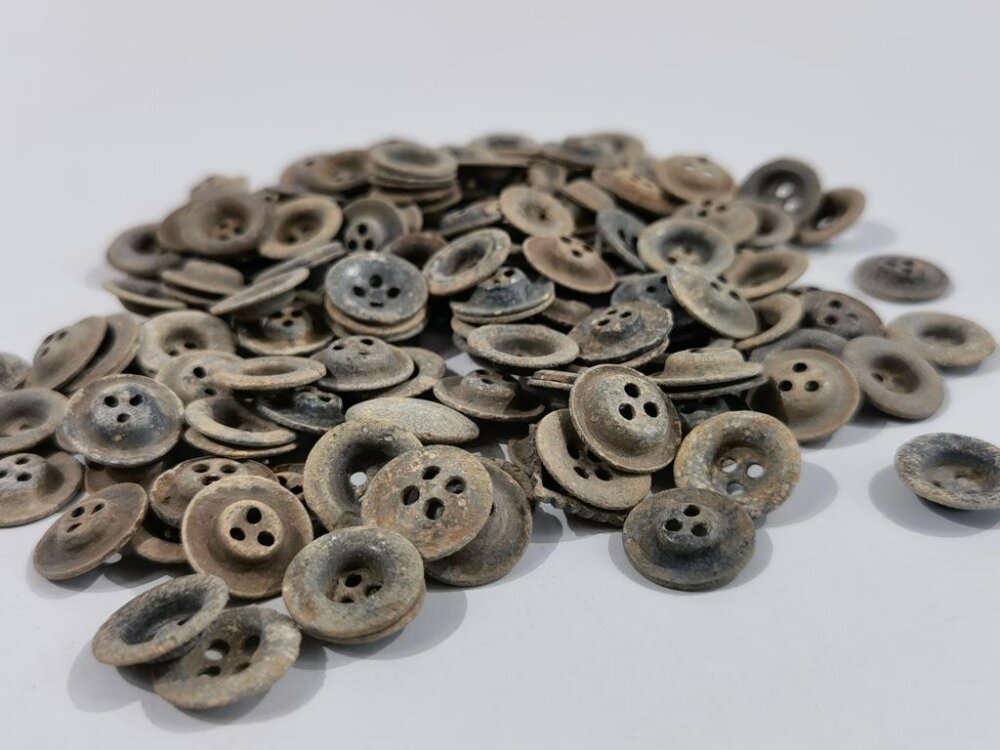 Konvolut Knöpfe für die Zeltbahn der Wehrmacht. Ungereinigte Bodenfun