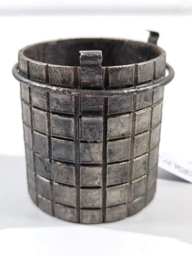 Splitterring für eine Stielhandgranate 24 der Wehrmacht. Zum Teil lei