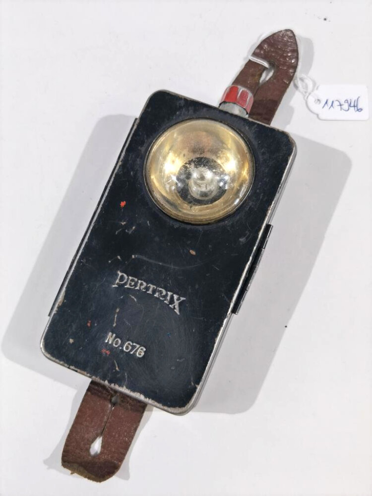 Taschenlampe "Pertrix 676" Originallack, Funktion nicht geprüft, 50,0