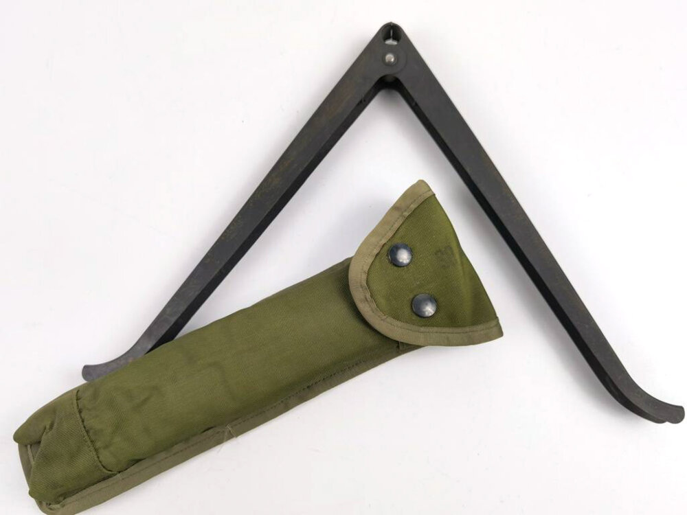 U.S. 1970´s XM3 Bipod for M16 rifle, in 4th pattern Case bipod M3 cov