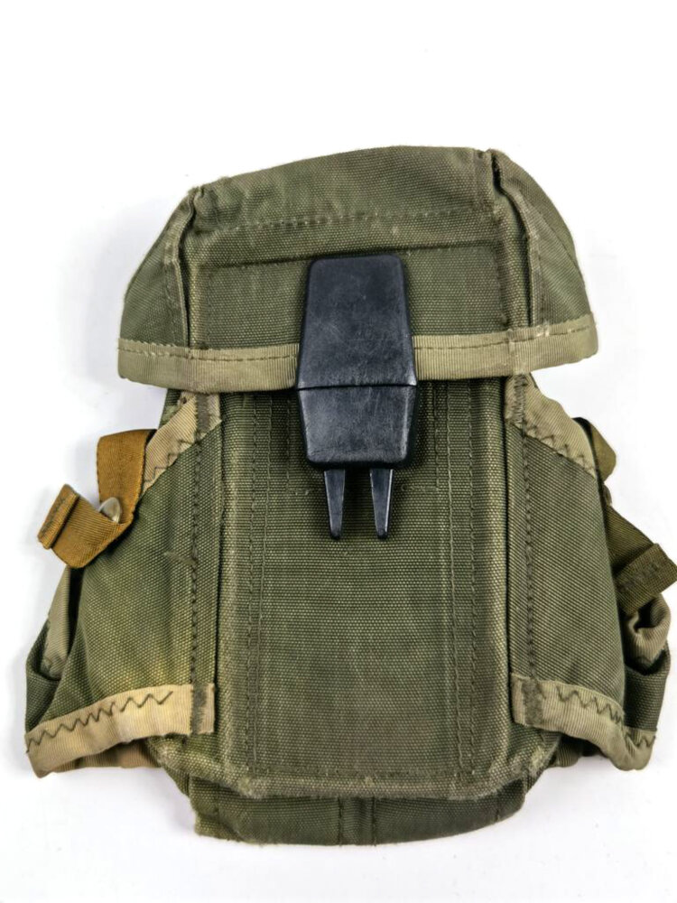 U.S. case, small arms Magazine ( M-16 Rifles ), 30,00