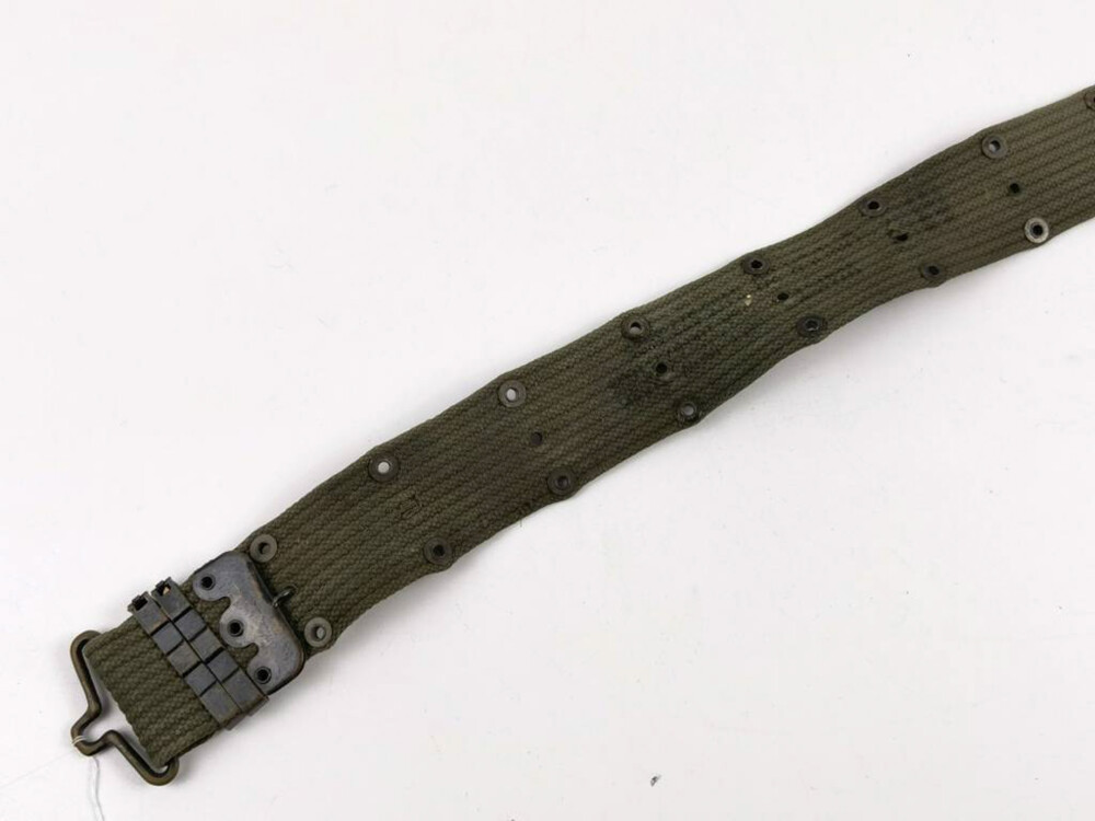 U.S. Army M-1956 Equipment belt ( pistol belt ) Horizontal Weave, mea