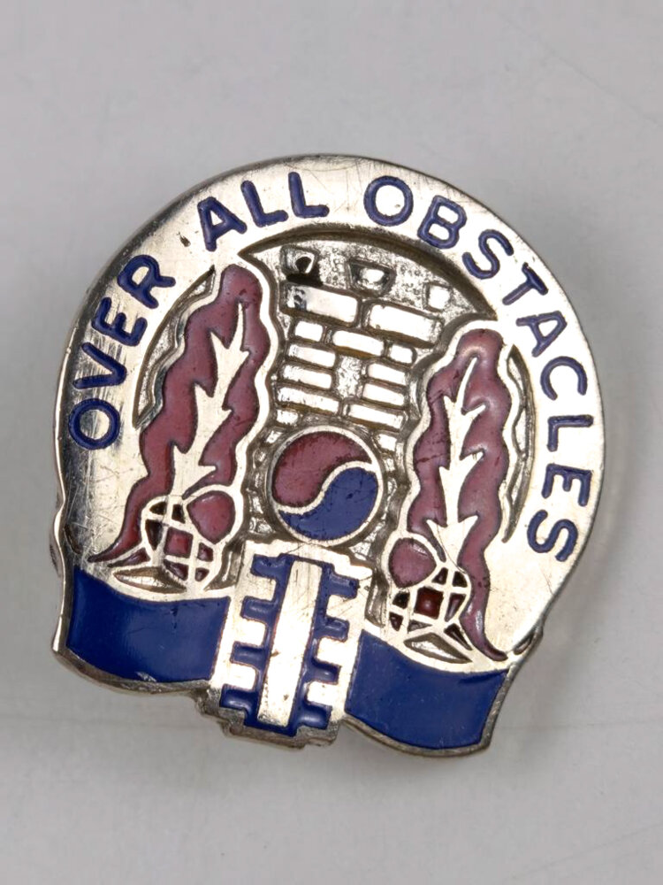 US Army Unit Crest: 565th Engineer Battalion - Motto: OVER ALL OBSTAC