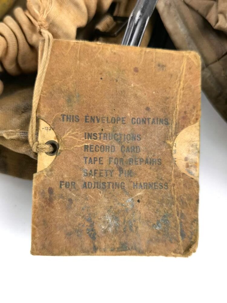 U.S. WWI, gasmask in bag , model CEM ( Corrected english model) Mask