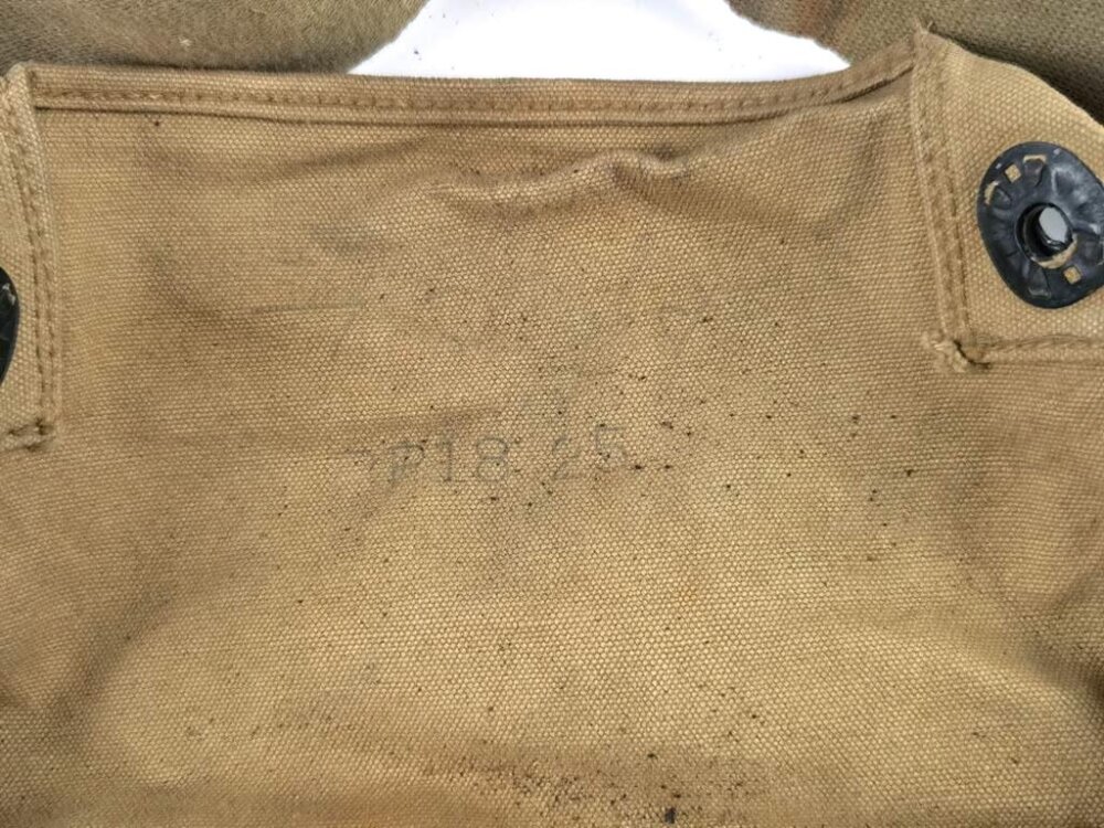U.S. WWI, gasmask in bag , model CEM ( Corrected english model) tube