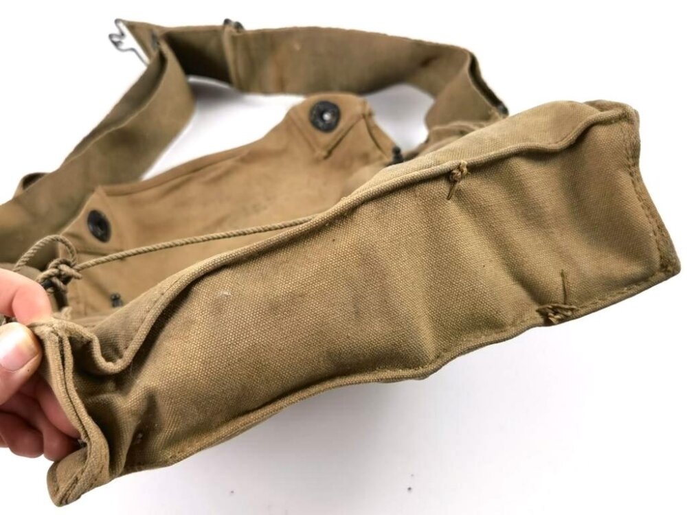 U.S. WWI, gasmask in bag , model CEM ( Corrected english model) tube