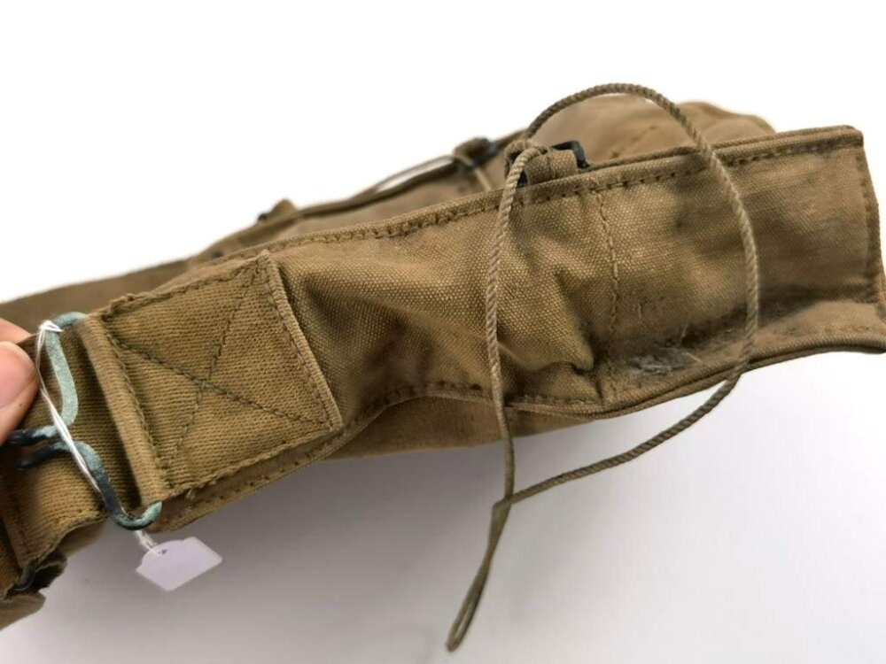 U.S. WWI, gasmask in bag , model CEM ( Corrected english model) tube