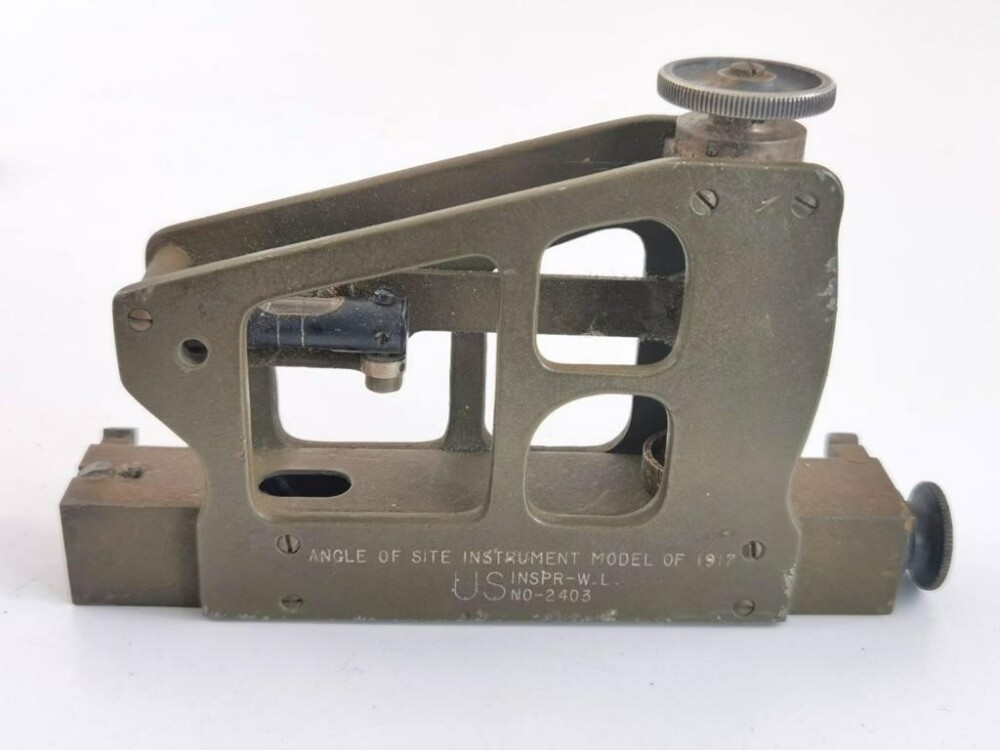 U.S. WWI, Artillery "Angle of site instrument Model of 1917" in leath