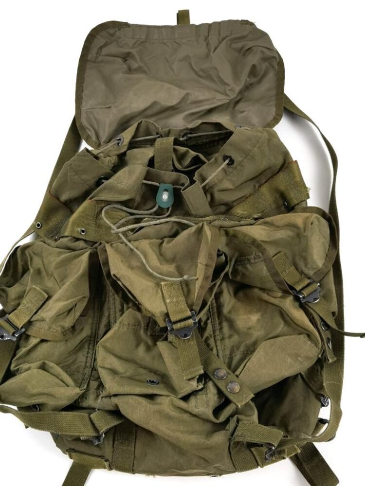 U.S. Army Alice pack / field pack LC-1. used, good condition, no fram