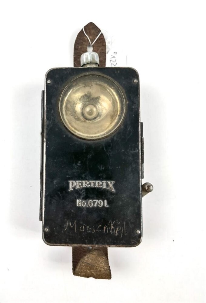 Taschenlampe 2.Weltkrieg Pertrix 679L ( Luftschutz ), Originallack, F