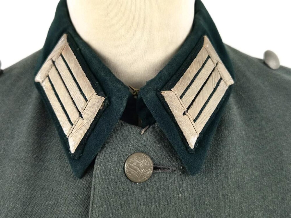 Heer, Feldbluse alter Art für einen Offizier der Infanterie. getragen