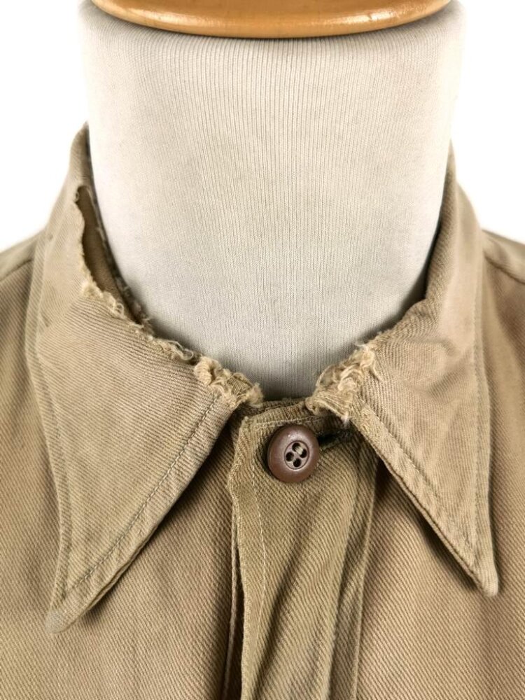 Waffen SS, Tropenhemd für Mannschaften. Stark getragenes Stück, der A ...