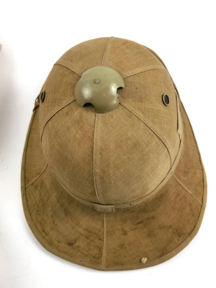 Italien, Tropenhelm Modell 1940. Ungetragenes Stück mit der originale