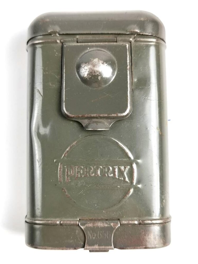 30iger Jahre, feldgraue Taschenlampe Pertrix. Originallack, Funktion ...