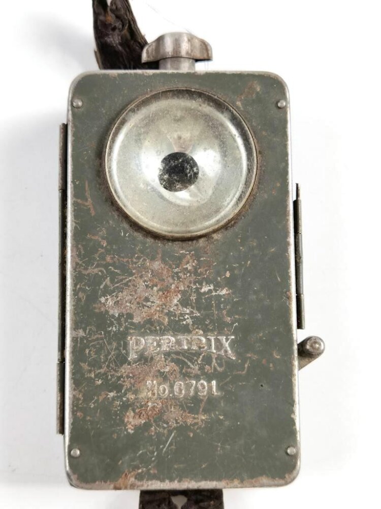 Taschenlampe 2.Weltkrieg Pertrix 679L ( Luftschutz ), Originallack, F ...