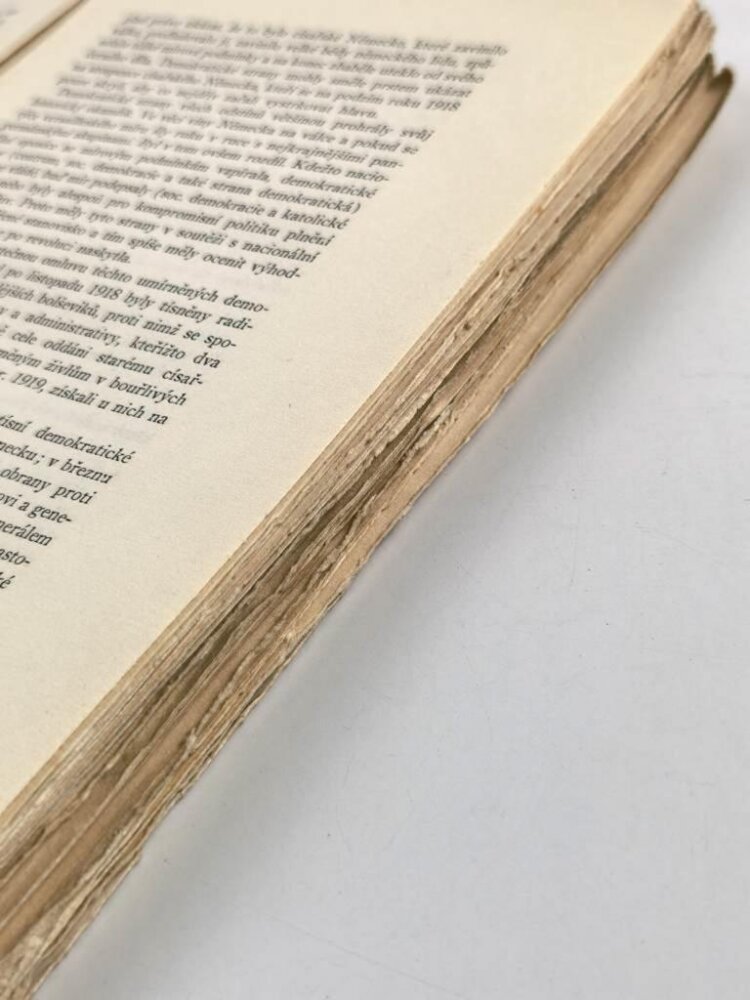 Tschechische Ausgabe von Adolf Hitler " Mein Kampf" , "Muj Boj Hitler