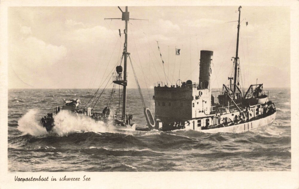 Ansichtskarte "Vorpostenboot in schwerer See" gelaufen 1942, 15,00