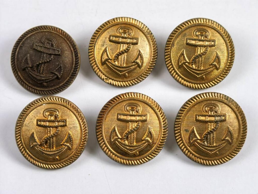 Kriegsmarine, 6 Stück Uniformknopf 25mm "JFS 1942" aus Glas, 40,00
