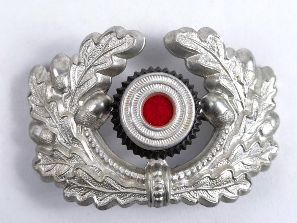 Eichenlaubkranz mit Kokarde aus Aluminium, für die Schirmmütze des He